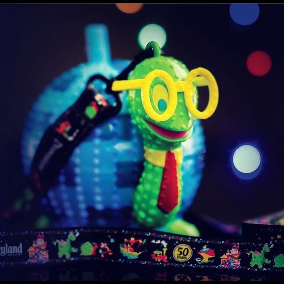 Disney | Other | Disneys Light Up Electrical Parade Turtle Sipper ...